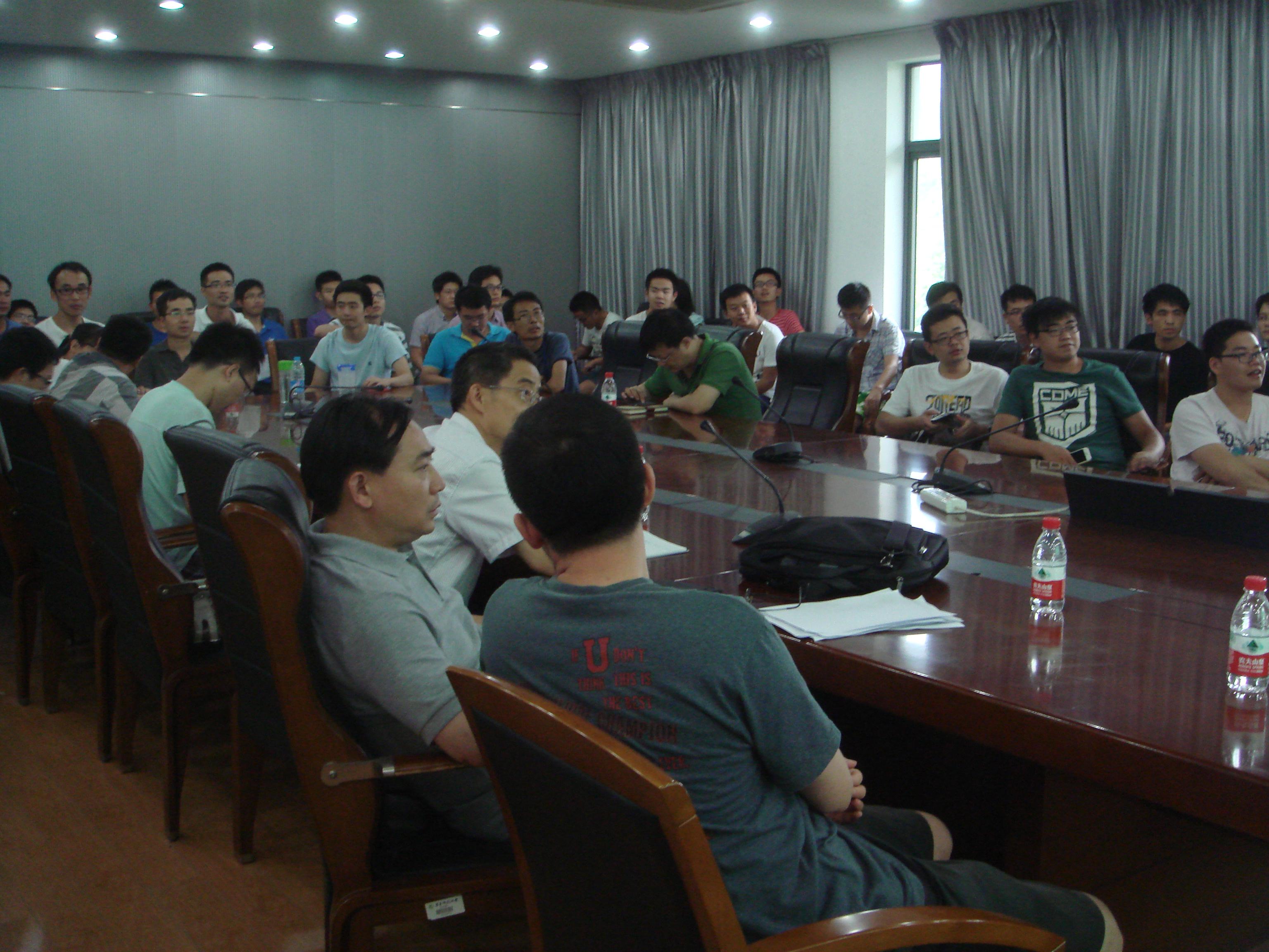 英国皇家化学会-Robert D. Eagling来访并作学术报告